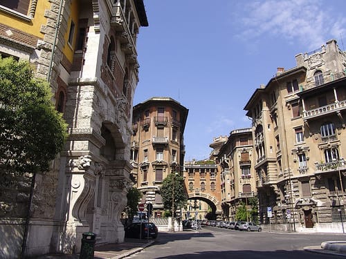 Caminando por el barrio Coppedè : Sobre Roma